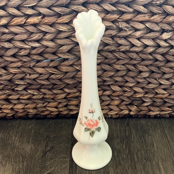 Fenton | Accents | Vintage Fenton White Glass Bud Vase Hand Painted ...